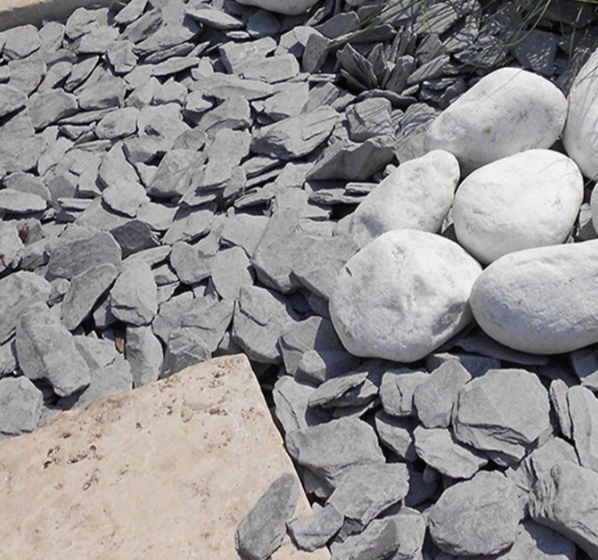 Bulk Bag 40mm Graphite Slate Chippings | Rose Building Supplies